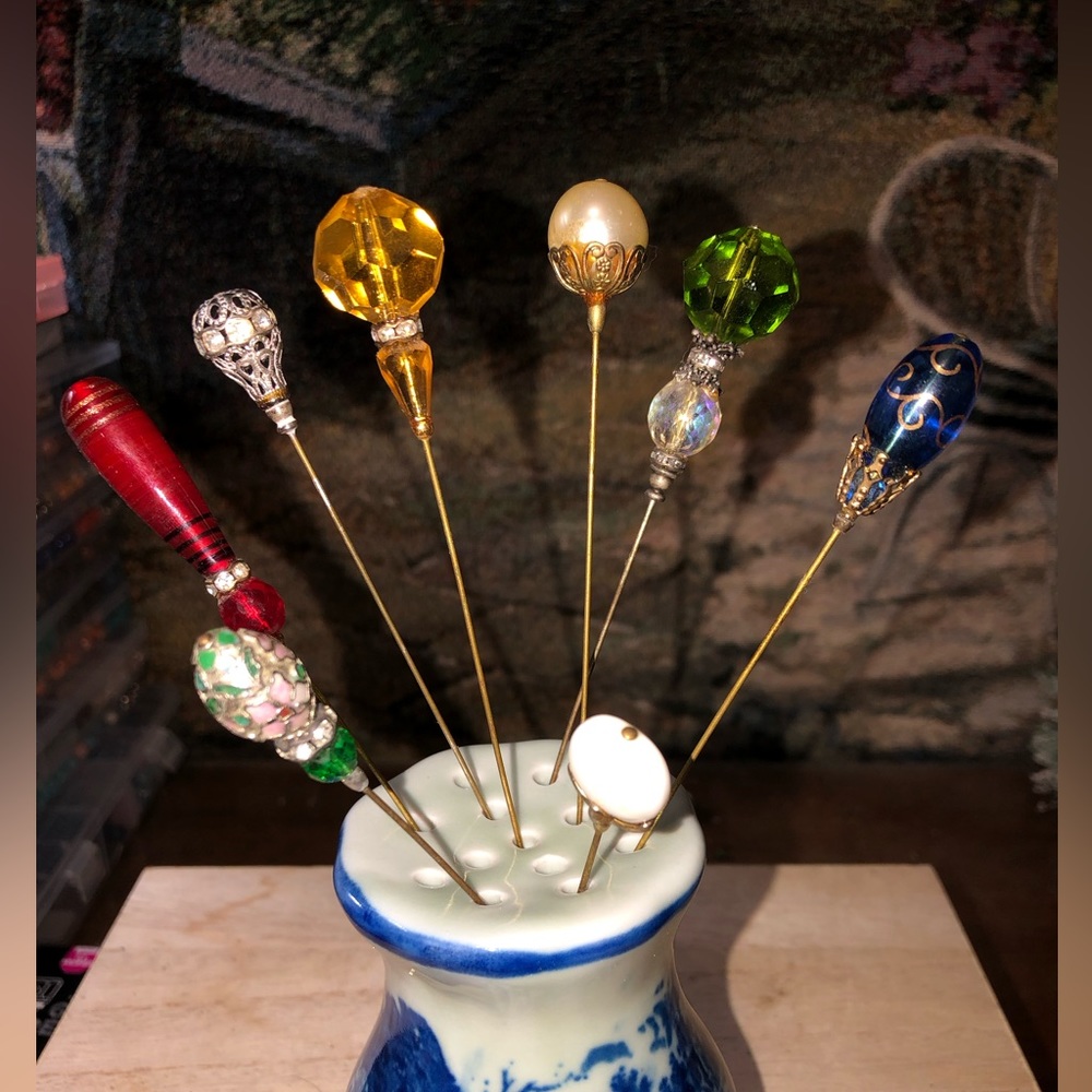 Lot 8 Beautiful Stick Pins And Porcelain Stoneware Ho… - Gem